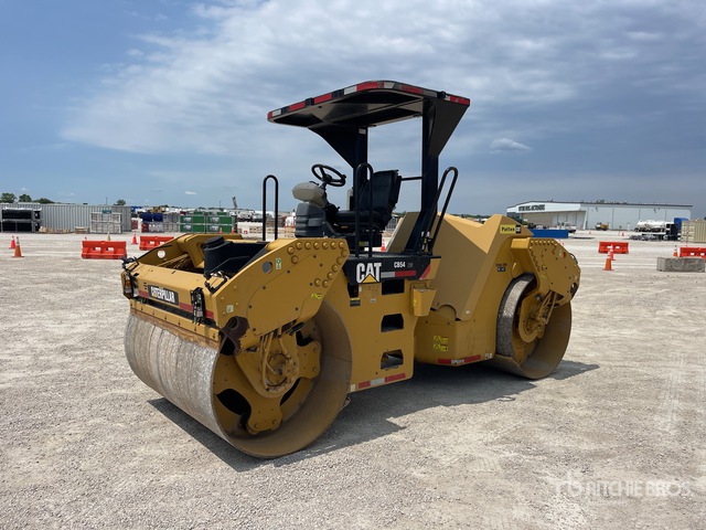 2012 Cat CB54 XW Double Drum Roller | Ritchie Bros. Auctioneers