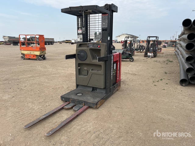2008 Raymond 540-OPC30TT 3000 lb Order Picker | Ritchie Bros. Auctioneers