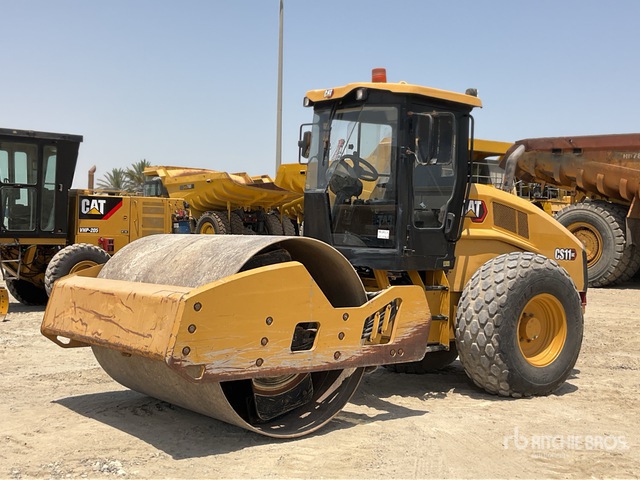 2019 Cat CS11GC Smooth Drum Compactor | Ritchie Bros. Auctioneers