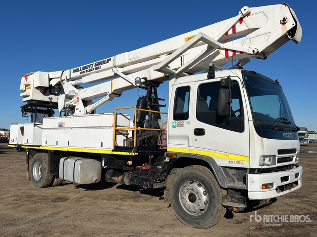 2007 Isuzu FVR 950 4x2 w/ 1990 GMJ Equipment SW550 17 m Bucket Truck ...