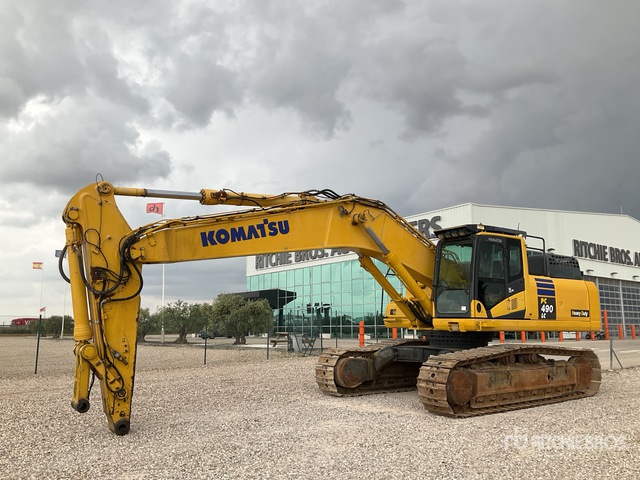 2012 Komatsu PC490LC-10 Tracked Excavator | Ritchie Bros. Auctioneers