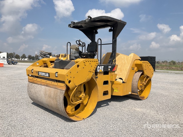 2011 Cat CB64 Rodillo Doble / Double Drum Roller | Ritchie Bros ...