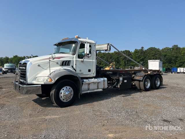 2017 Mack GU533 Granite 6x4 Roll-Off Truck | Ritchie Bros. Auctioneers
