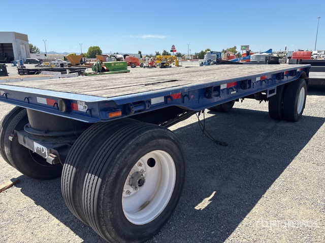 1972 Peerless 21 ft T/A Turntable Pup Flatbed Trailer | Ritchie Bros ...