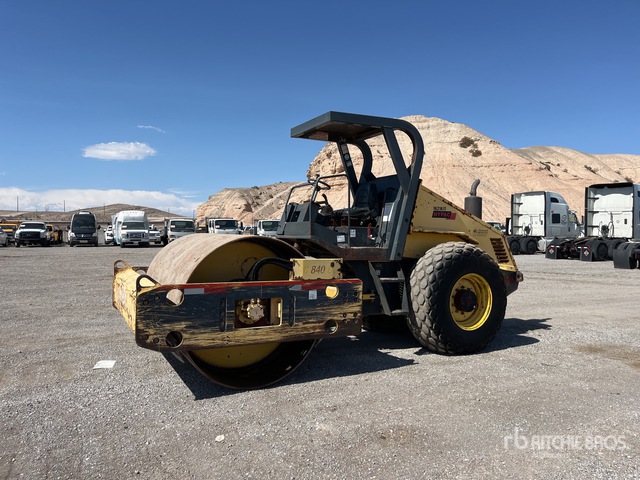 2006 Hypac C840C Smooth Drum Compactor | Ritchie Bros. Auctioneers