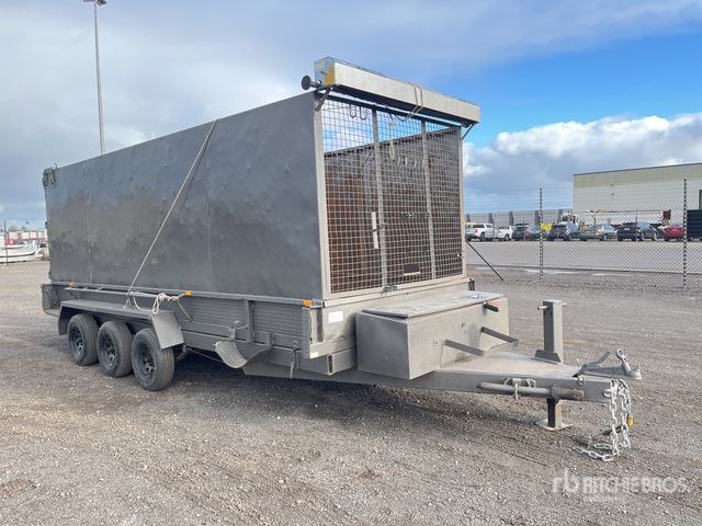 Custom Built 5.5 m Tri/A Tipping Utility Trailer | Ritchie Bros ...