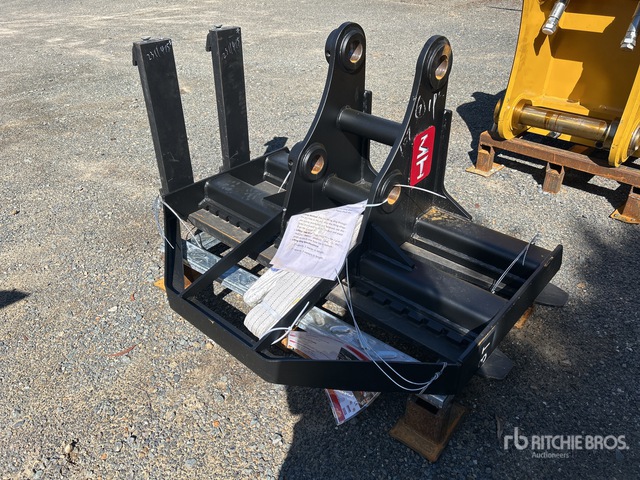 2025 Hongwing 1400 mm Excavator Forks - Fits Hitachi EX135 (Unused ...