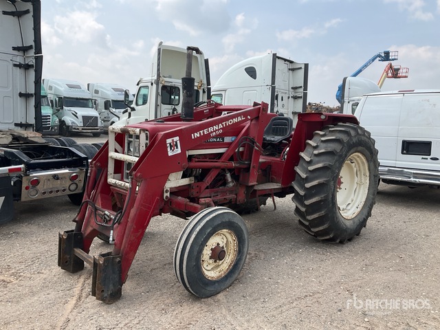 1973 Intenational 674 2WD Tractor (Inoperable) | Ritchie Bros. Auctioneers