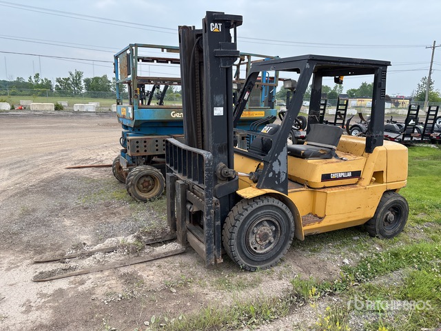 2002 Cat GP40K 7500 lb Pneumatic Tire Forklift | Ritchie Bros. Auctioneers