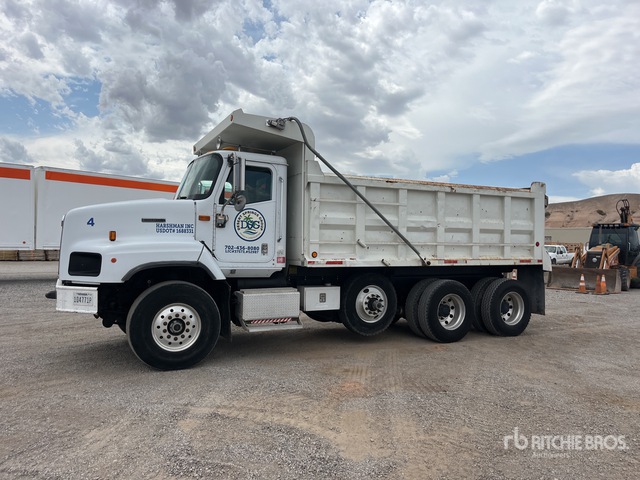 2000 International Paystar 5600i 8x4 Tri/A Dump Truck | Ritchie Bros ...