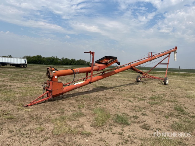 Sakundiak HD10-1800 10 in x 59 ft Swing Grain Auger | Ritchie Bros ...