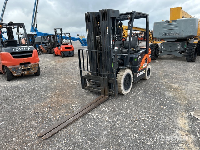 2018 Doosan G25N-7 3850 lb Pneumatic Tire Forklift | Ritchie Bros ...