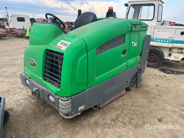 2019 Tennant T20 Ride-On Floor Scrubber | Ritchie Bros. Auctioneers
