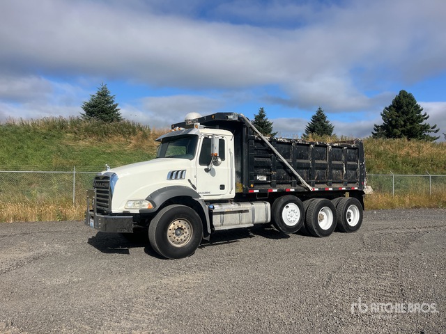 2016 Mack GU813 8x4 Tri/A Camión dumper | Ritchie Bros. Auctioneers