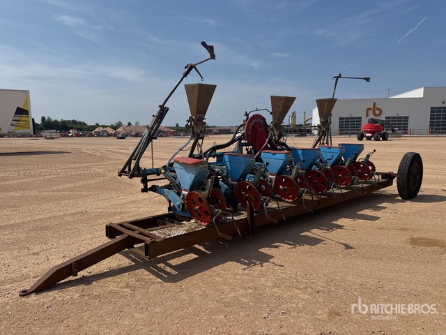 Monosem 6 Row Semoir De Precision 6 Rangs Planter | Ritchie Bros ...