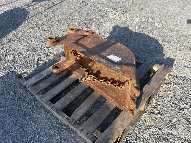 Cat 12 in Digging Q/A Backhoe Rear Bucket | Ritchie Bros. Auctioneers