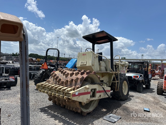 Rex SP600PD Padfoot Drum Compactor (Inoperable) | Ritchie Bros. Auctioneers