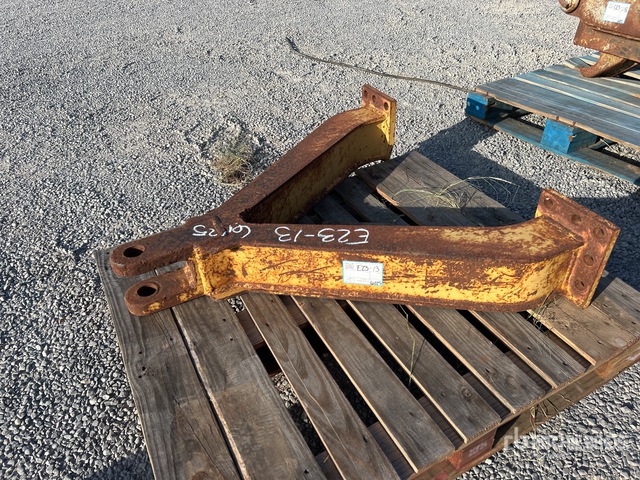 Crawler Tractor Drawbar - Fits Cat D6R | Ritchie Bros. Auctioneers