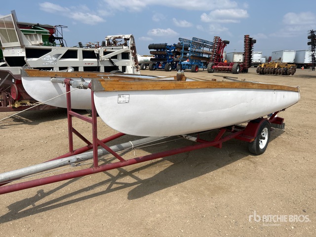 1989 15 ft Catamaran Sailboat | Ritchie Bros. Auctioneers