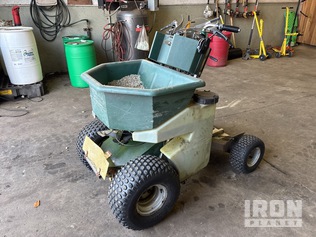 Perma Green Supreme Triumph B1B Fertilizer Sprayer Spreader in Park ...