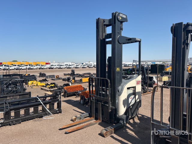 2010 Crown RR5700 4500 lb Reach Truck | Ritchie Bros. Auctioneers