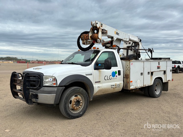 2004 Altec AT37-G 37.5 ft on 2005 Ford F-550 XL 4x4 Bucket Truck | Ritchie Bros. Auctioneers