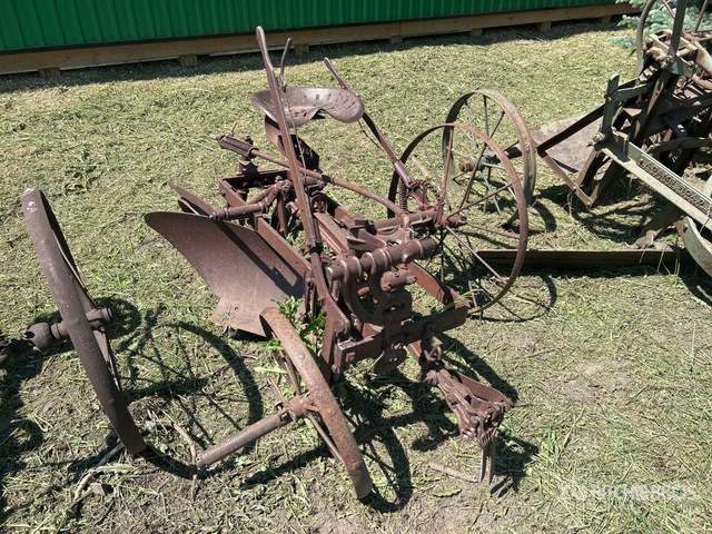 John Deere 1 Bottom Plow | Ritchie Bros. Auctioneers