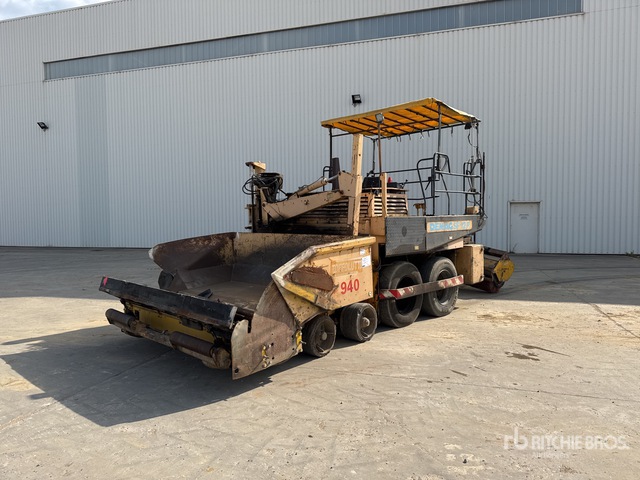 1983 Demag SF12P Wheel Alimentateur A Enrobes Asphalt Paver | Ritchie ...