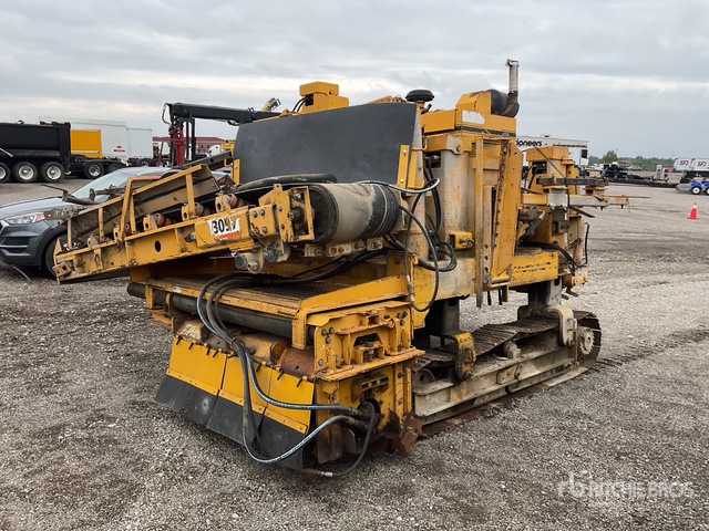 2001 Gomaco GT-6200 Curb and Gutter Machine | Ritchie Bros. Auctioneers