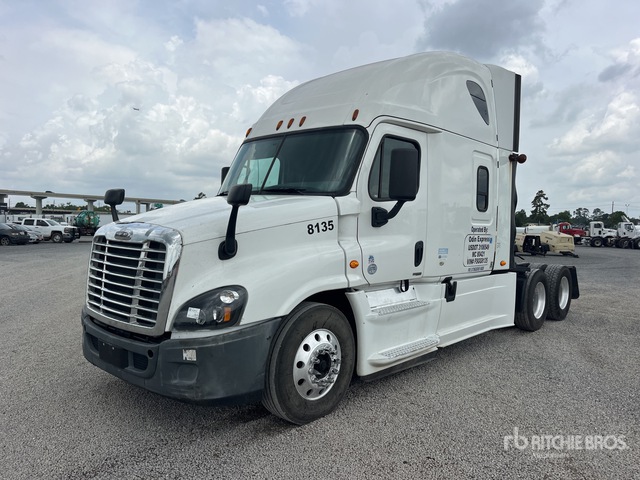 2015 Freightliner Cascadia 125 6x4 T/A Sleeper Truck Tractor ...