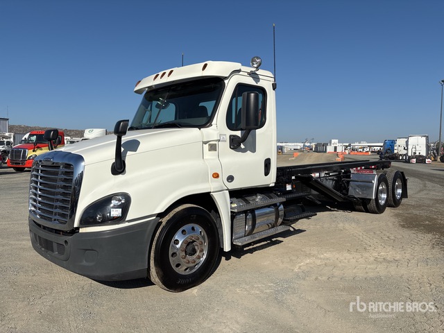 2017 Freightliner Cascadia 125 6x4 Roll-Off Truck | Ritchie Bros ...