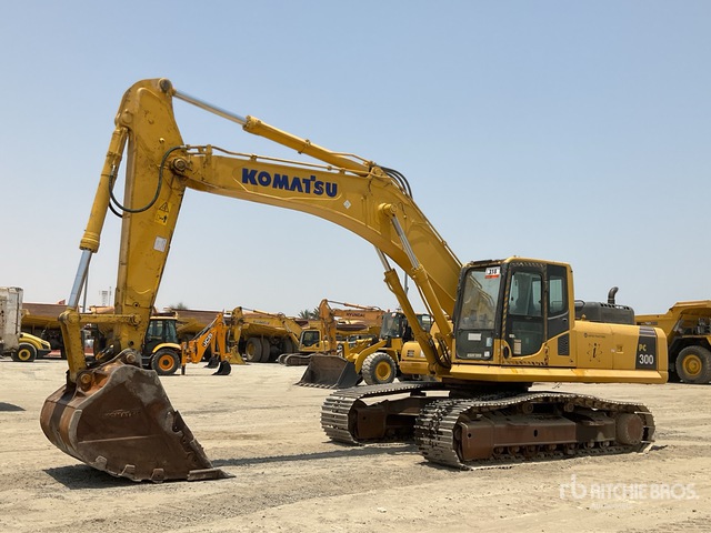 2017 Komatsu PC300-8M0 Tracked Excavator | Ritchie Bros. Auctioneers