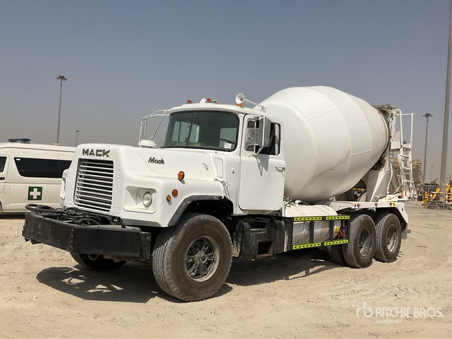 1995 Mack DM690S 6x4 Mixer Truck | Ritchie Bros. Auctioneers