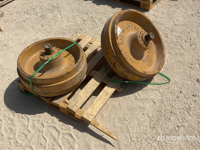 Quantity of (2) Cat Idlers - Fits Cat D8R | Ritchie Bros. Auctioneers
