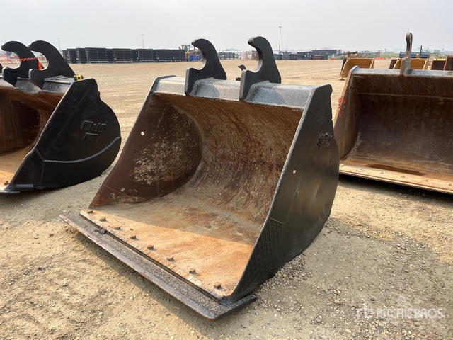 WBM 66 in Q/C Cleanup Excavator Bucket | Ritchie Bros. Auctioneers