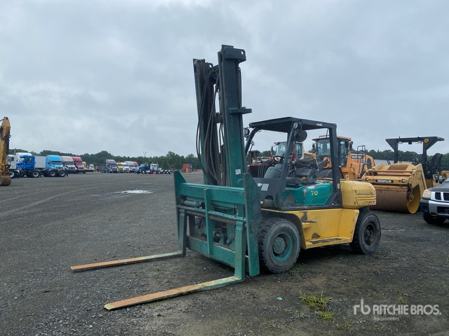 2006 Komatsu FD70-8 Pneumatic Tire Forklift | Ritchie Bros. Auctioneers