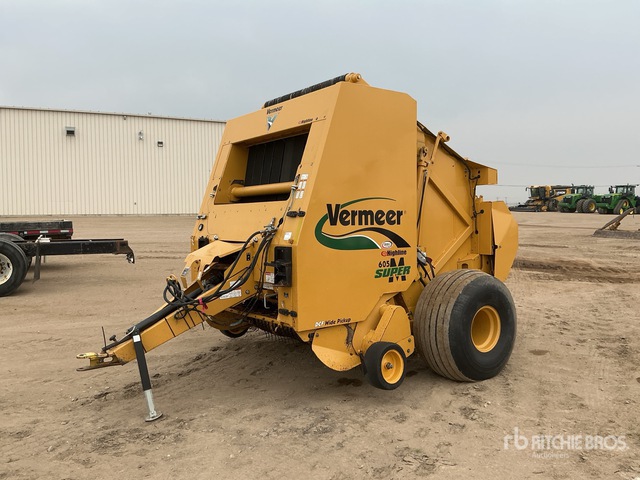 2009 Vermeer 605 Super M Round Baler | Ritchie Bros. Auctioneers