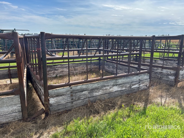 8 ft x 9 ft Square Bale Livestock Feeder | Ritchie Bros. Auctioneers
