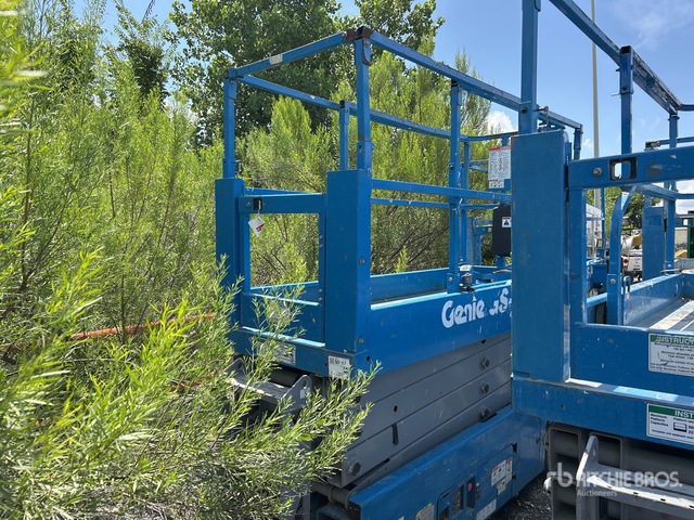 2017 Genie GS-2632 Electric Scissor Lift | Ritchie Bros. Auctioneers