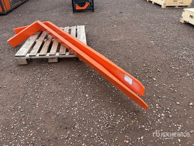 TMG PF596 96 in Lift Truck Forks (Unused) | Ritchie Bros. Auctioneers