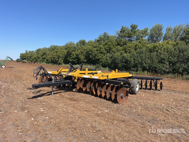 Ezee-On 1490 20 ft Tandem Breaking Disc | Ritchie Bros. Auctioneers