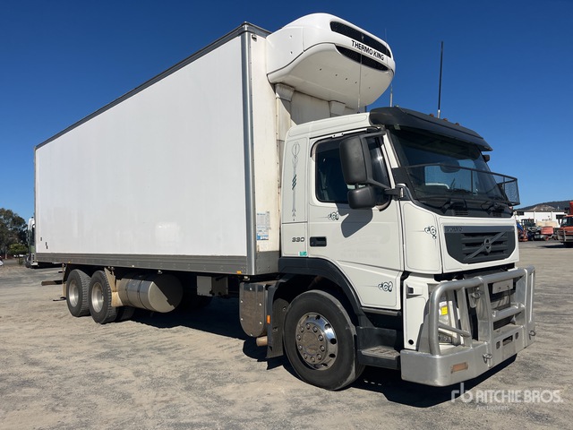 2013 Volvo FM11 6x4 Refrigerated Truck | Ritchie Bros. Auctioneers