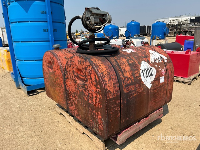 Quantity of (2) Tidy tank 450 L Steel Fuel Tank | Ritchie Bros. Auctioneers