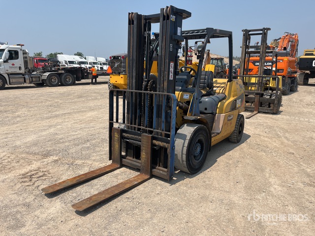 Cat PD10000 9450 lb Forklift | Ritchie Bros. Auctioneers