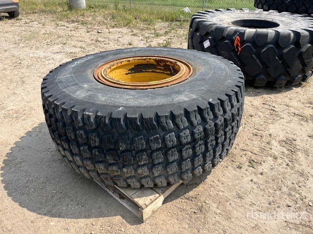 20.5R25 Winter Floater Tires | Ritchie Bros. Auctioneers