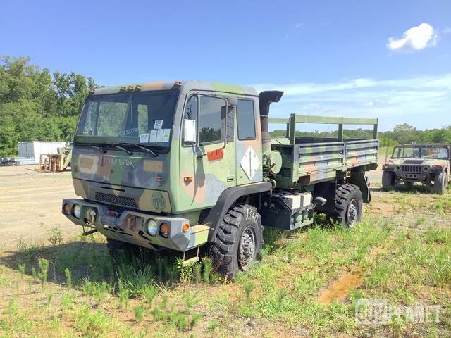 2001 Stewart & Stevenson M1078A1 LMTV 4x4 Cargo Truck in Hooks, Texas ...
