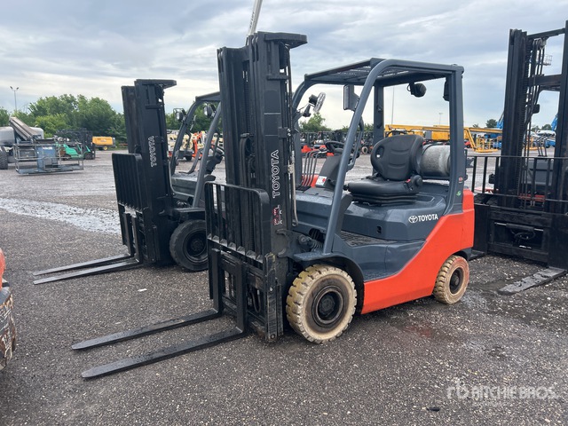 2018 Toyota 8FGU18 2750 lb Pneumatic Tire Forklift | Ritchie Bros ...