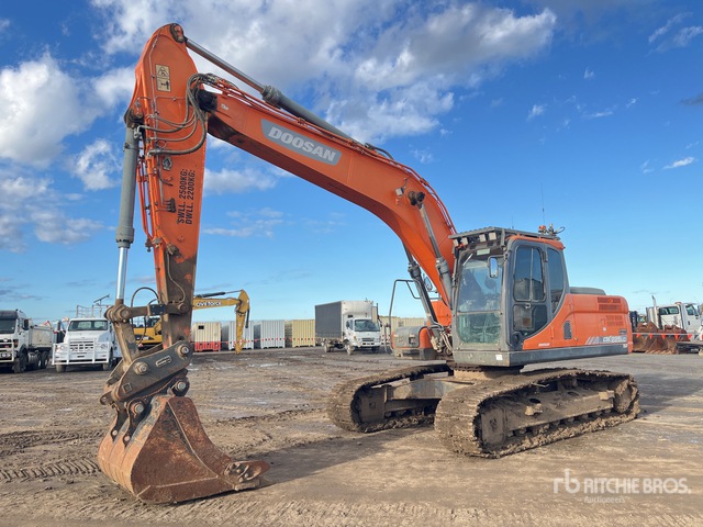 Doosan DX225LC Excavatrice sur chenilles | Ritchie Bros. Auctioneers