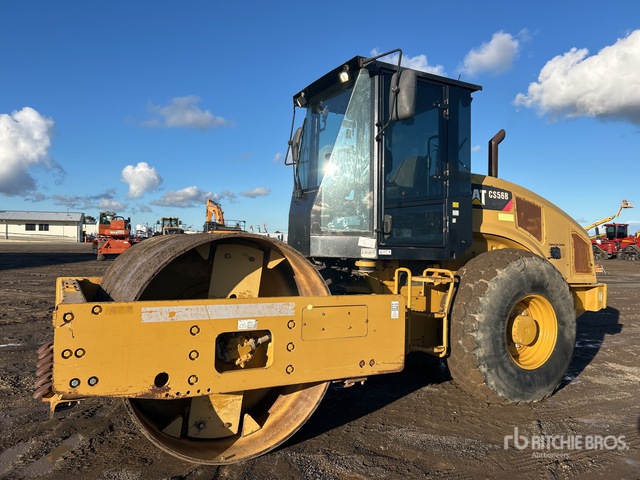 2013 Cat CS56B Smooth Drum Compactor | Ritchie Bros. Auctioneers