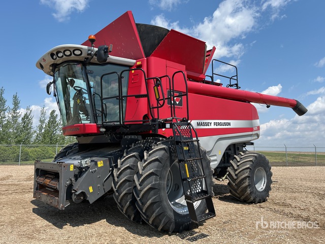 2011 Massey Ferguson 9895 4x4 Combine Harvester | Ritchie Bros. Auctioneers